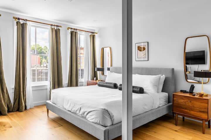 West Market Square View | Historic Bldg | King Bed - Maine