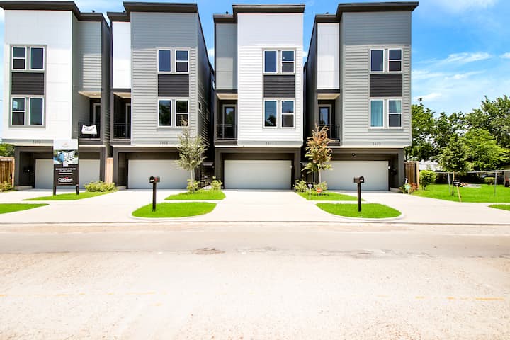 Luxury Retreat Hottub @ Tx Med Center/md Anderson - Houston, TX
