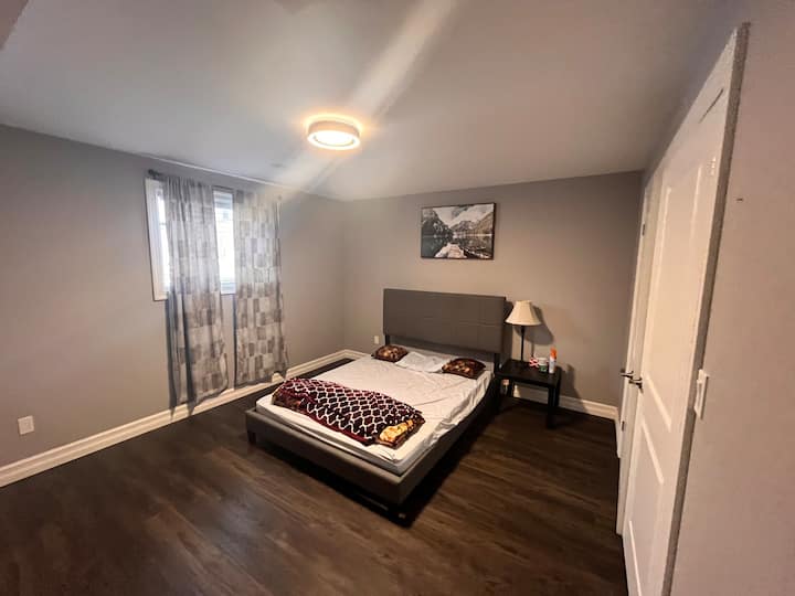 1 Bedroom And 1 Washroom - Chatham-Kent