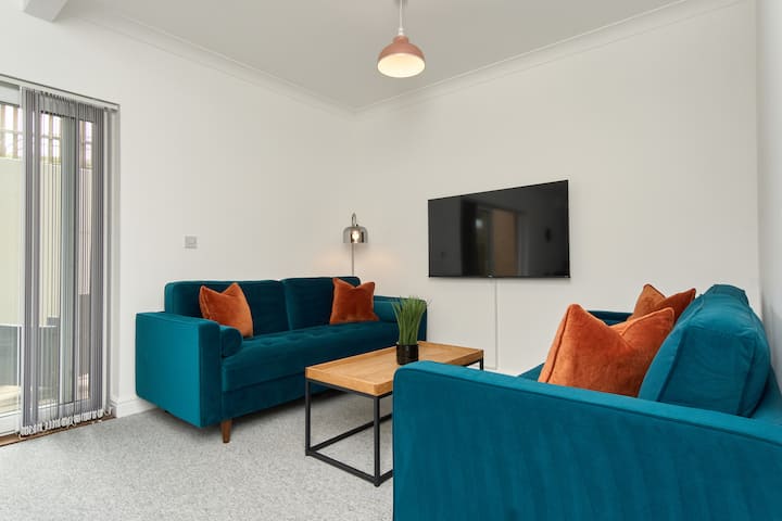 Stunning 3 Bed Apt | Patio | Dog Friendly - Isle of Wight