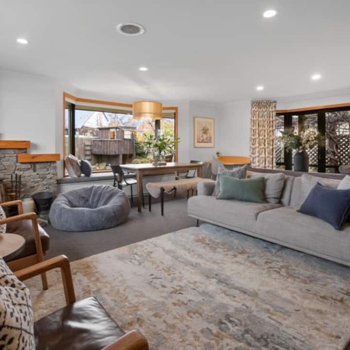 “Relax In Comfort & Style On Mercury” - Wanaka