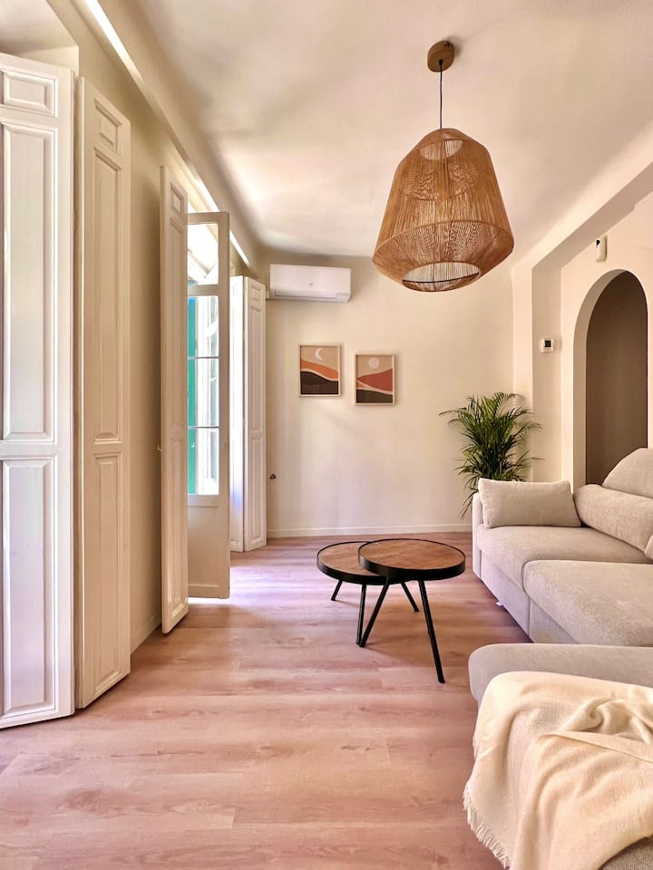 Modern City Center Apartment - Málaga