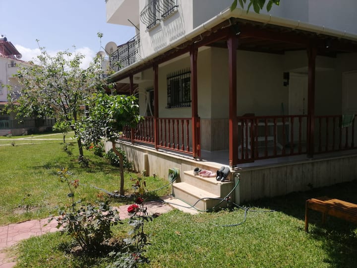 Denize Arabayla 5 Dk Kiralık Villa - Davutlar
