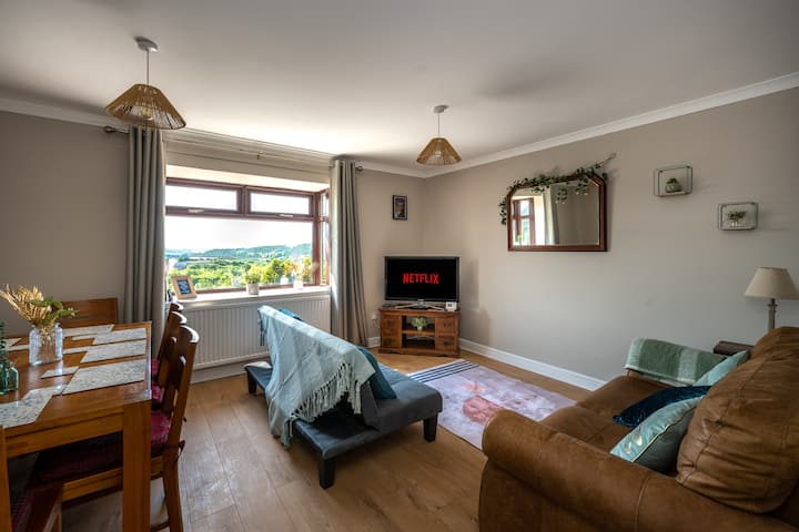 Parking, Garden, Stunning Views - Port Talbot