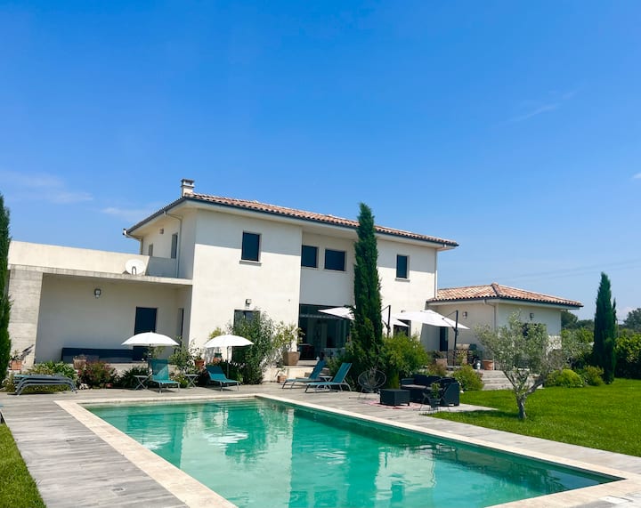 La Maison De Famille - Arlés