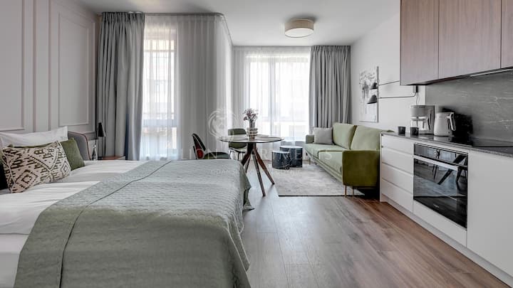 A Cozy Hotel-style Studio With A Balcony - Gdańsk