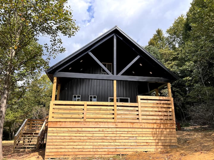 Private Modern Cabin Nestled In The Woods - Laurelville, OH