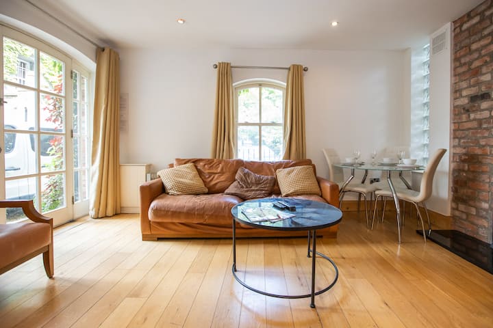 Ballsbridge Superb 2 Bedroom Lodge Duplex - Dublin