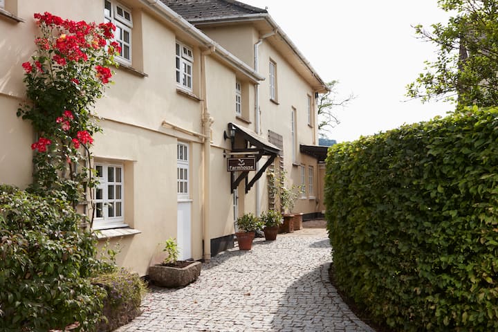South Devon- Compton Pool- Farmhouse-5 Bed Cottage - Totnes