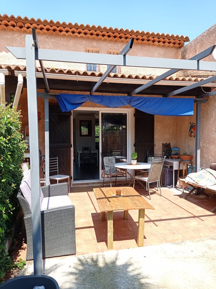 2 Pièces Rez De Jardin - Carqueiranne