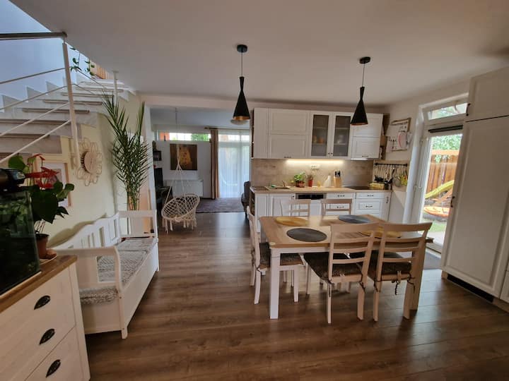 4br House For 8 | Free Parking | Quiet Area - Cluj-Napoca