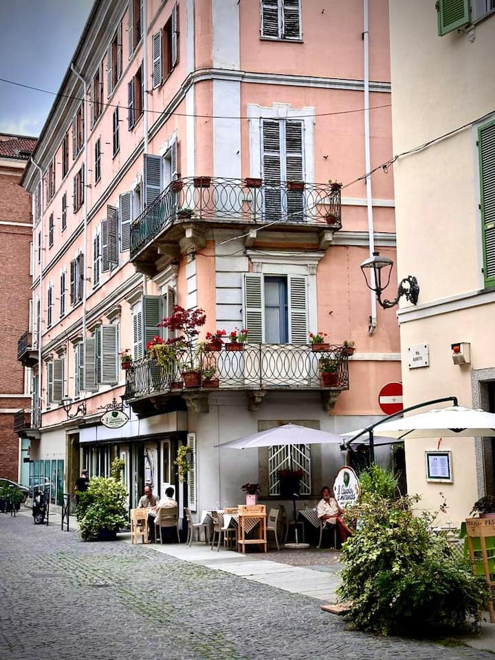 Appartement Dans Le Centre Historique "Chez Cri" - Asti