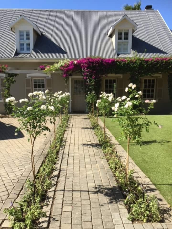 Larkins Cottage - Franschhoek