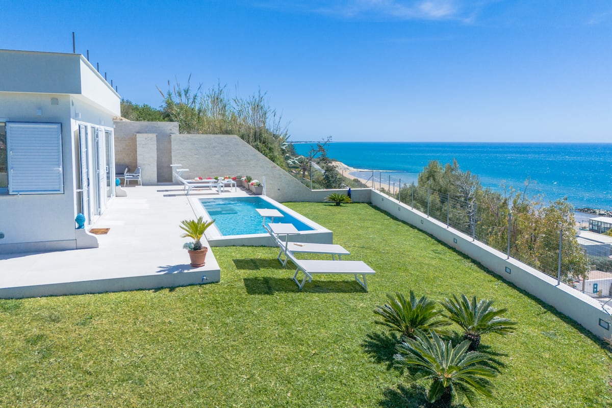 Europe Villa Holiday Rentals | Airbnb