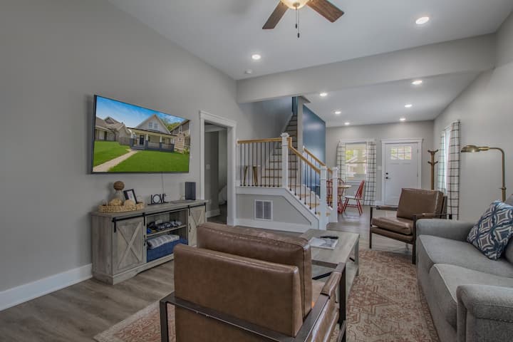 Gorgeous Large Remodel - Perfect For Your Group! - Indianapolis, IN