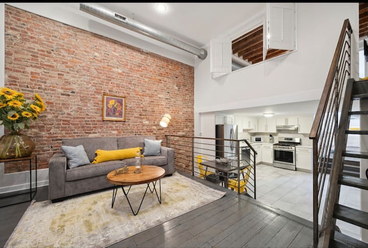 Historic Old City Brownstone, Stylish 2b+ 2b Loft - Philadelphia