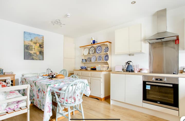 3 Beds Spacious Modern Home Incrossflatts Sleeps 5 - Keighley