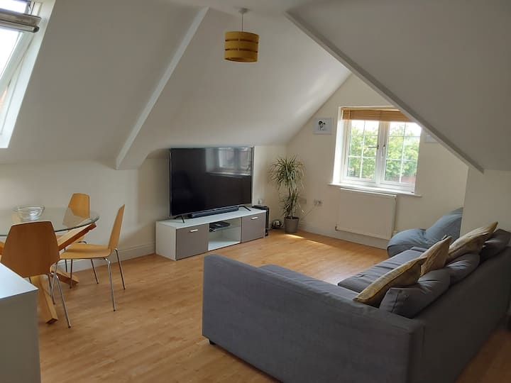 Dan's Place - Surbiton