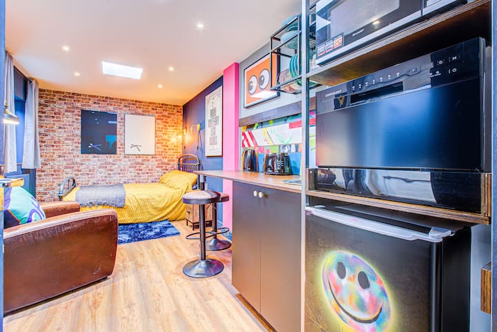 Stylish Studio Flat, Near Hospital - Southend-on-Sea