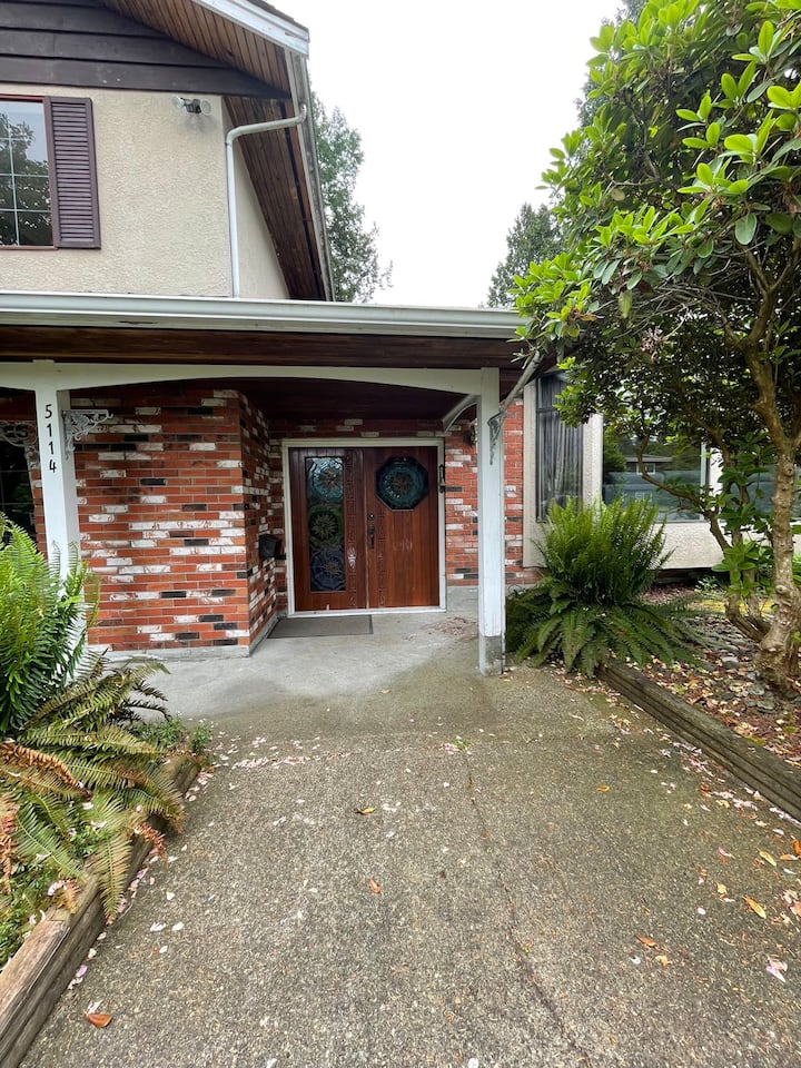 Private Room W/ Shared Washroom - Point Roberts, WA