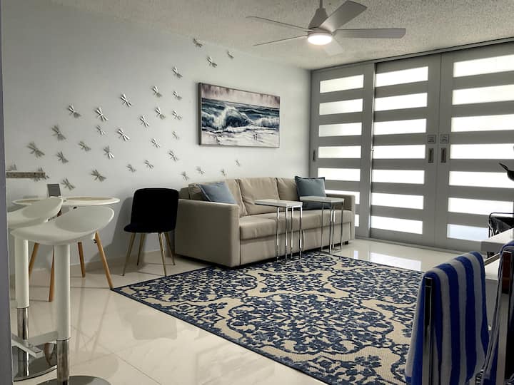 Condo On Isla Verde Strip/close Access To Beach - Porto Rico