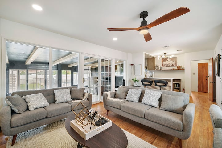 Modern Mid-century Home With Sparkling Pool - Pomona, CA