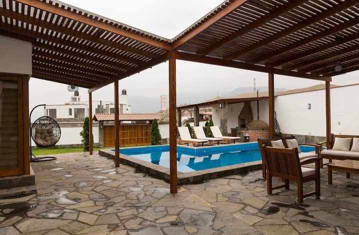 Casa Familiar En Cieneguilla - Perú