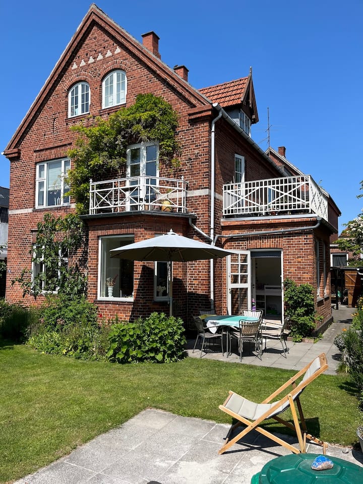 Villalejlighed I Stueplan, Med Skøn Have På Amager - Copenhague