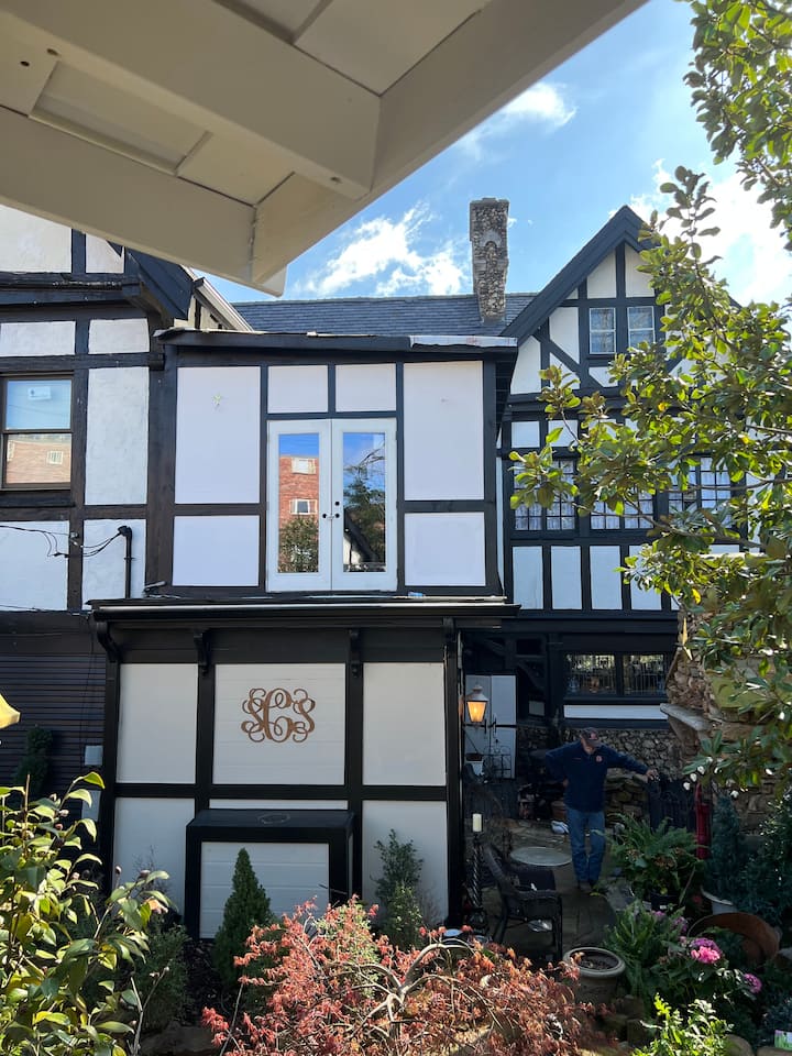 Suite In Historic Home, Available After 6/20/23 - Birmingham, AL