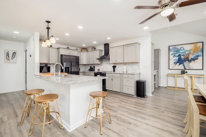 Walk To The Music Factory & Camp North End! - Charlotte, NC