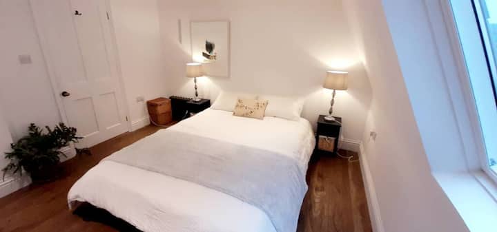 Bath Penthouse | Central Living - Bath