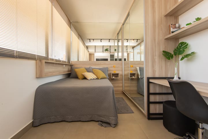 Apartamento No ÁGua Verde Em Frente Ao Ipo - Curitiba