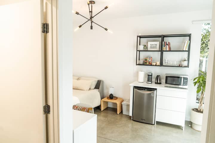 Stylish Atwater Village Guest Suite W/private Yard - Chinatown - Los Angeles