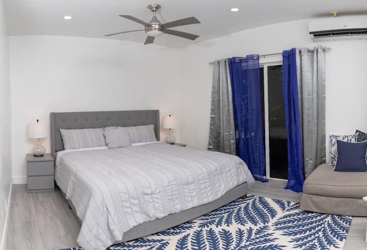 King Suite Near Baha Mar Resort & Beach - Nasáu