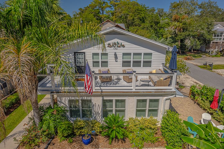 Salt Life Beach Cottage Entire Duplex 4br 3 Ba - St. Simons Island, GA