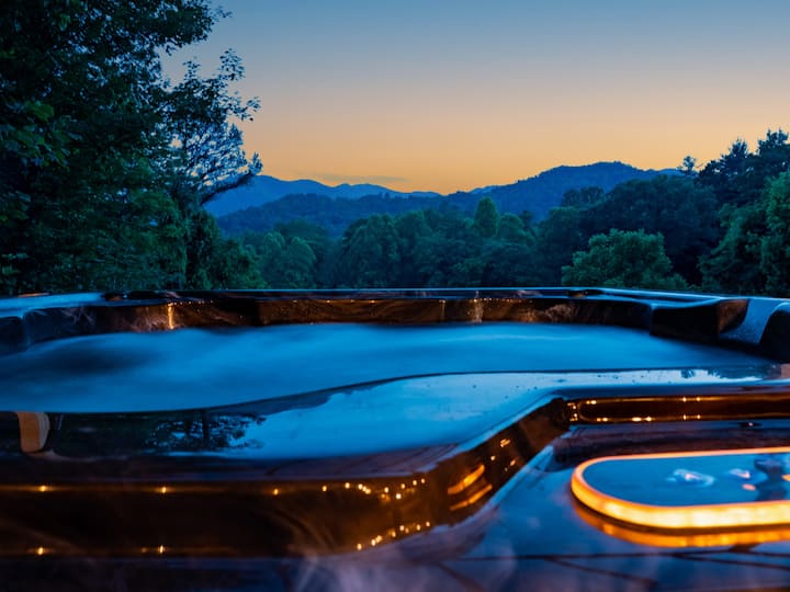 Dog-friendly Cabin W/ Views, Hot Tub, Game Room - North Carolina