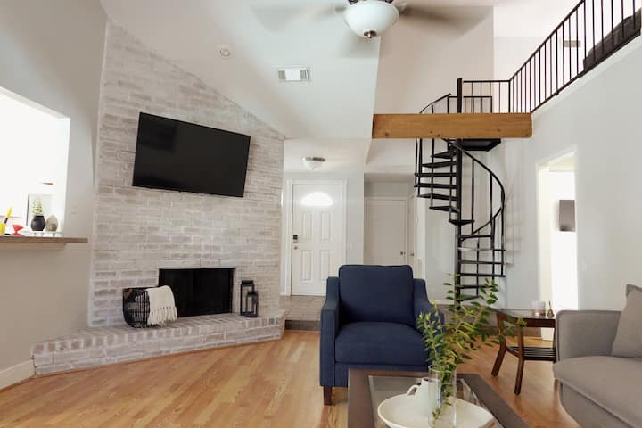 Private Pool At The Stafford Oasis! - Sugar Land, TX