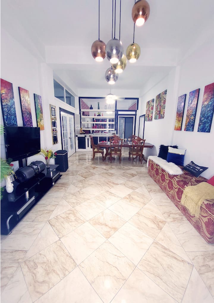 Luxury 8br In Central Halfway Tree @Kingston Manor - Kingston