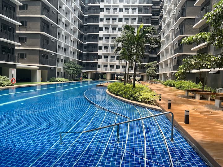 2 Queen Beds Condo Smart Lock Pools Wi-fi Netflix - Manila
