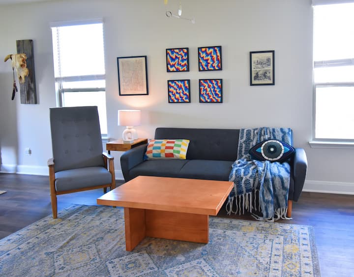 Cozy Cowboy Townhome In Gated Community