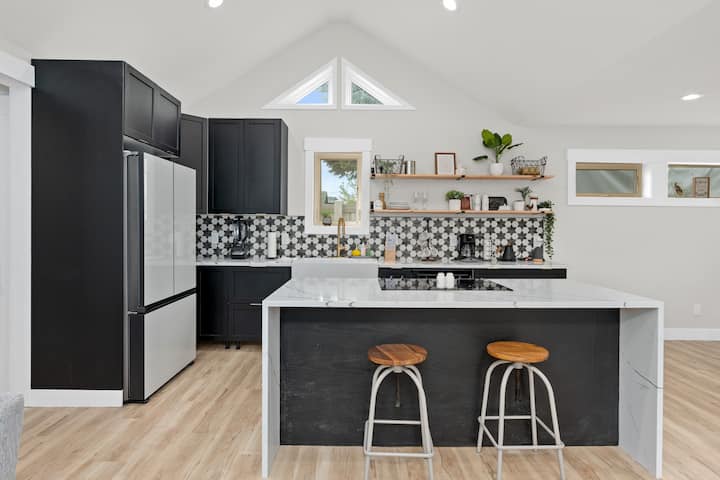 Midtown Haven- Central To Ski Mountains! - Coeur d'Alene, ID