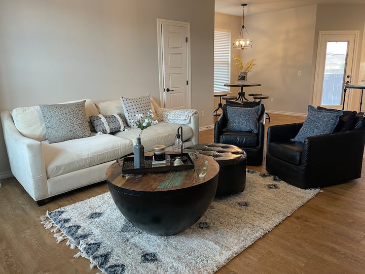 Stylish Two-story - Oklahoma City, OK