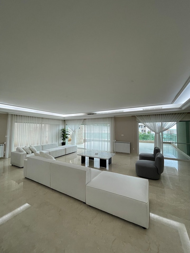 Beautiful Minimalist Apartment! - Lebanon