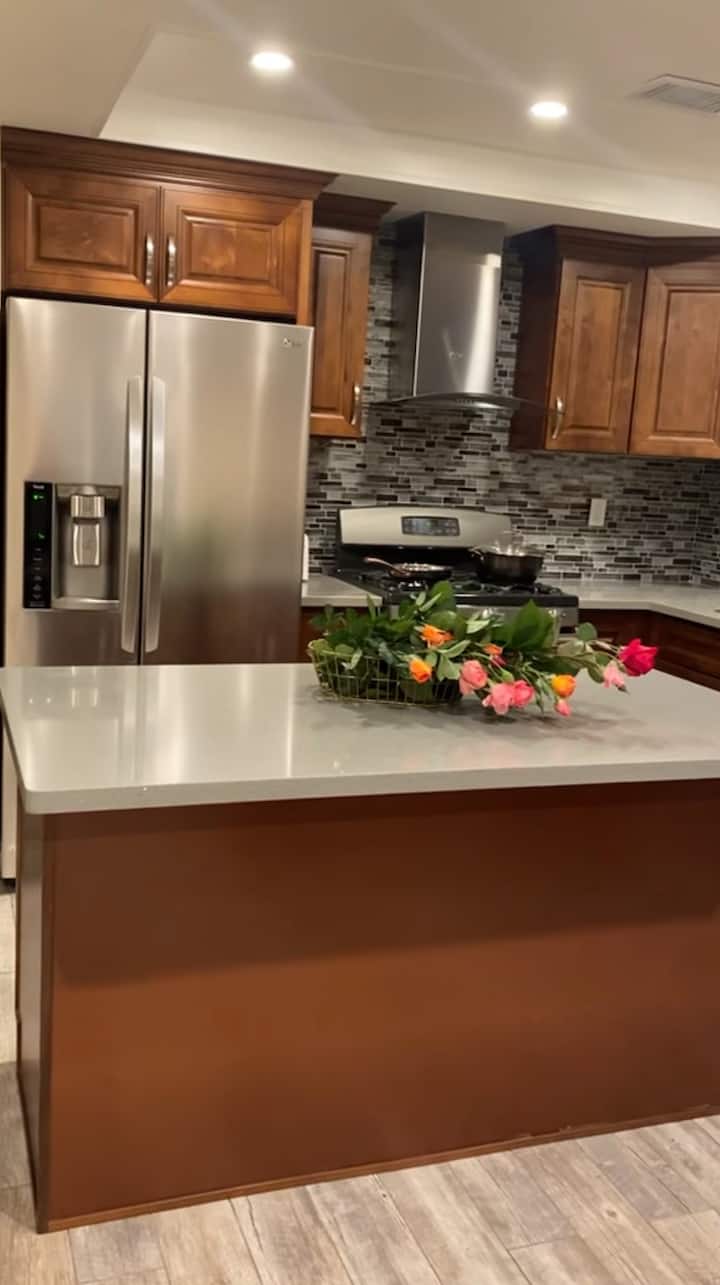 Beautiful And Cozy! - Palmdale, CA