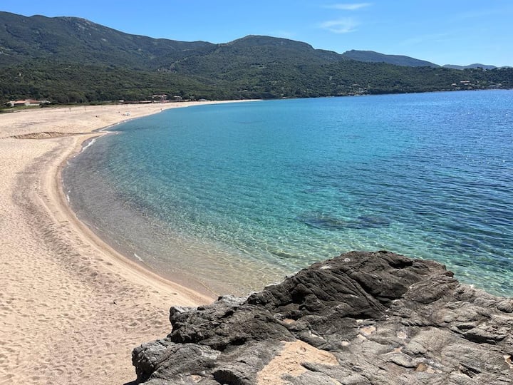 Face à La Mer, Accès Plage Et Piscine. Climatisé. - Corsica
