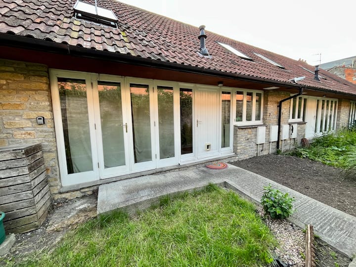 Earthy Spacious Hidden Gem House - Glastonbury