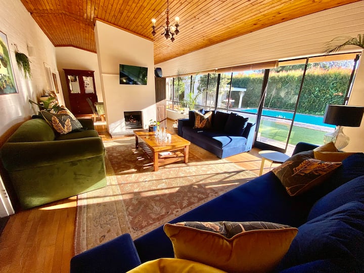 Light, Cosy Family Home & Pool - Stellenbosch