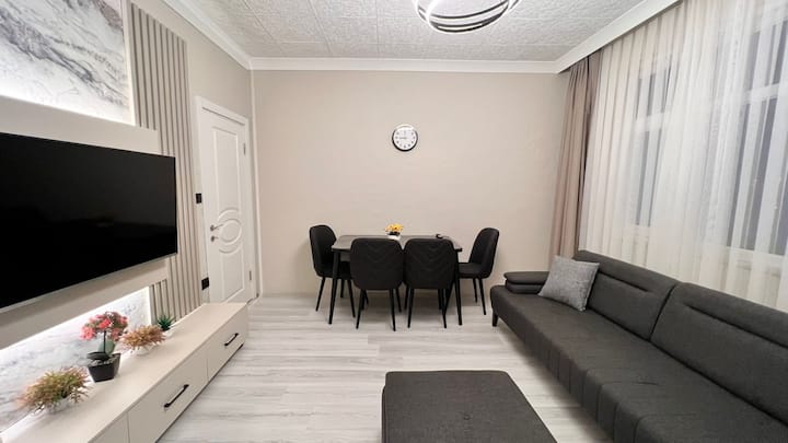 Muhteşem Konumda Avm'ler Ile Köprülere Yakın 2+1 - Anadolufeneri