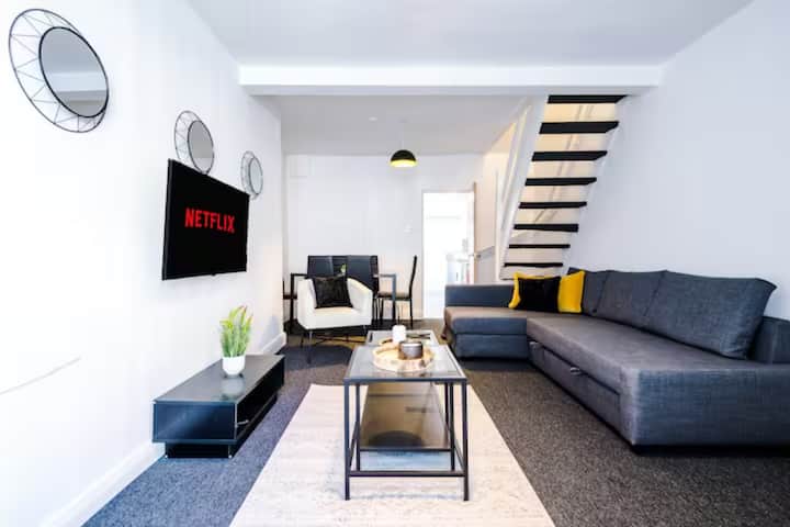 Cozy 2 Bedroom House -Anfield Stadium- Free Wifi - Liverpool