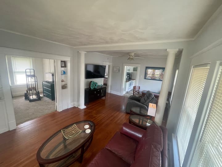 Bay Breeze Bungalow - Hampton, VA